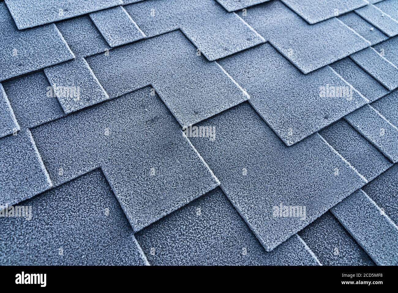 Bardeaux de bitume de toit en asphalte recouverts de gel Photo Stock ...