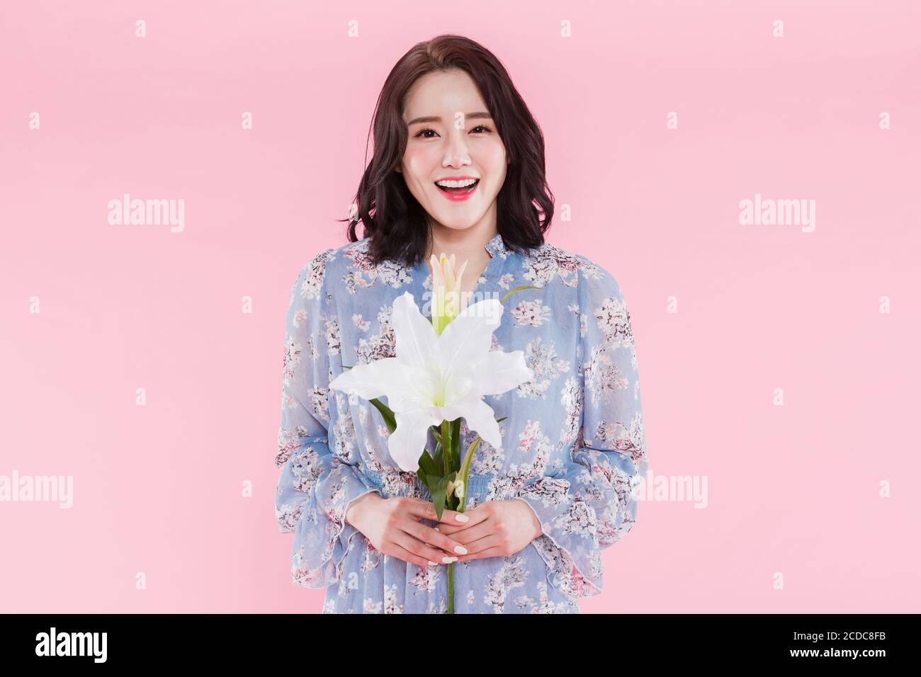 Concept de beauté naturelle pour femmes, belle jeune femme avec une ...