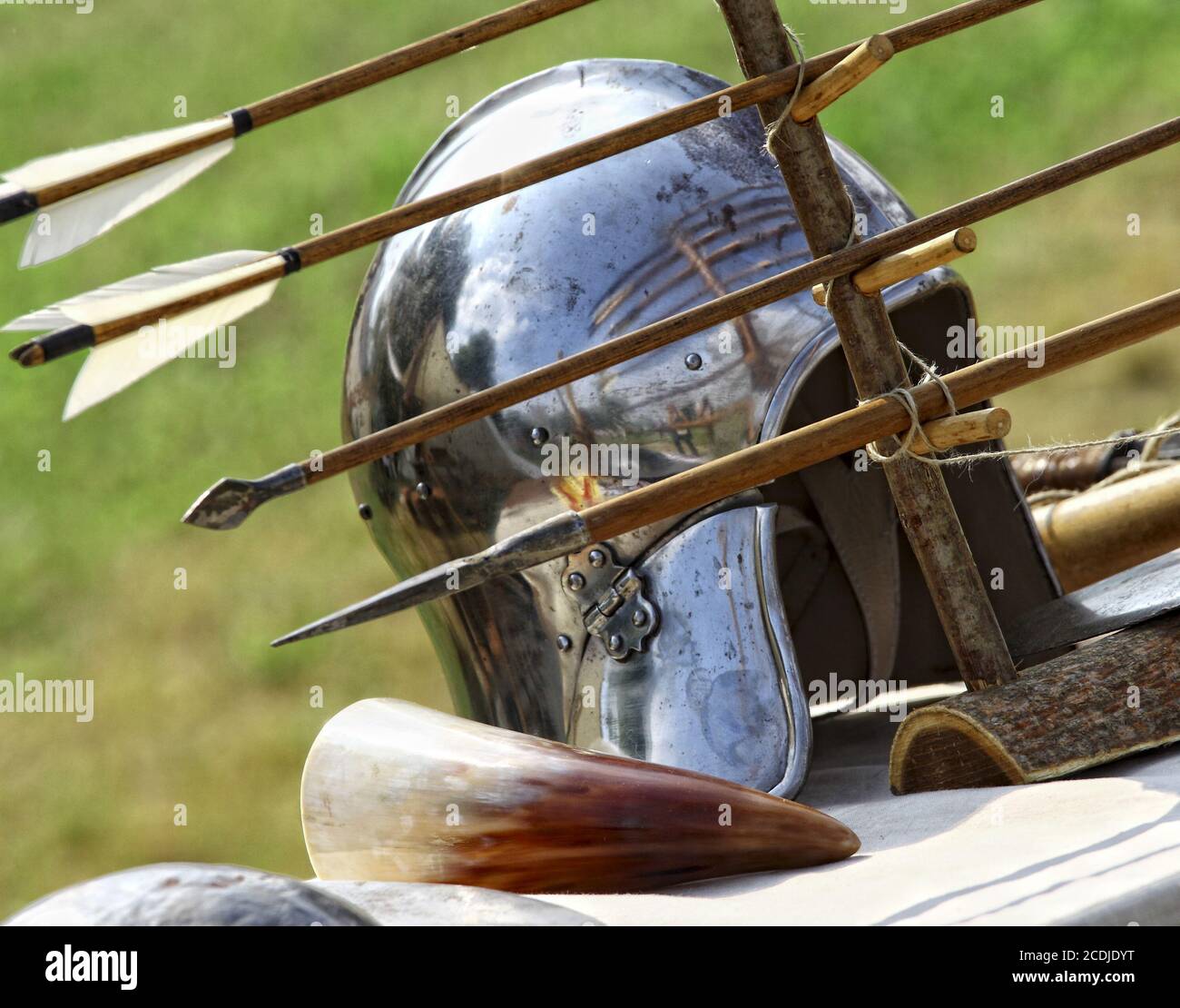 Ancient helmet Banque de photographies et d’images à haute résolution ...