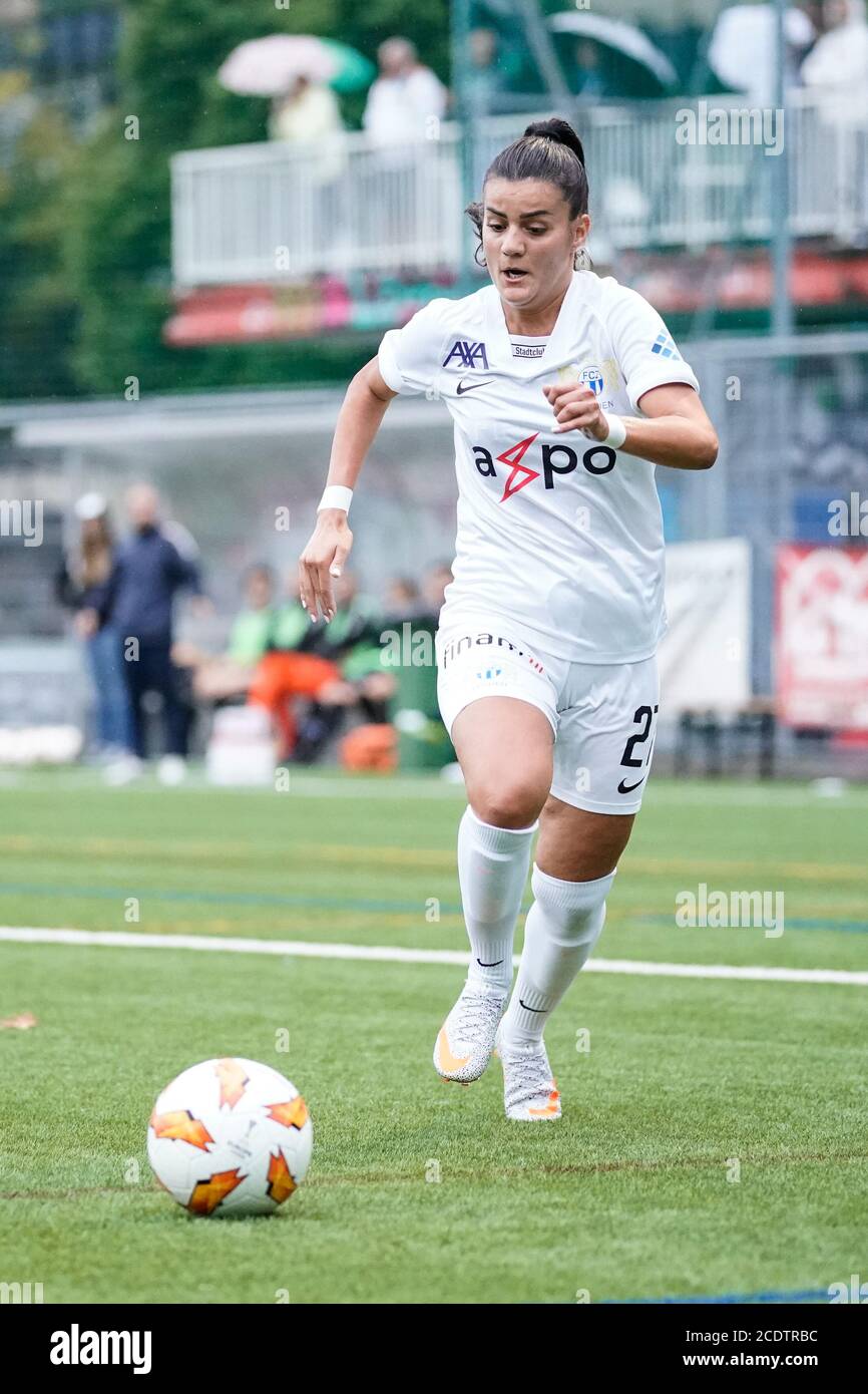 Mimoza hamidi Banque de photographies et d’images à haute résolution - Alamy