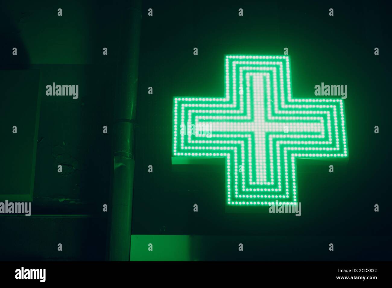 Croix verte Banque de photographies et d’images à haute résolution - Alamy