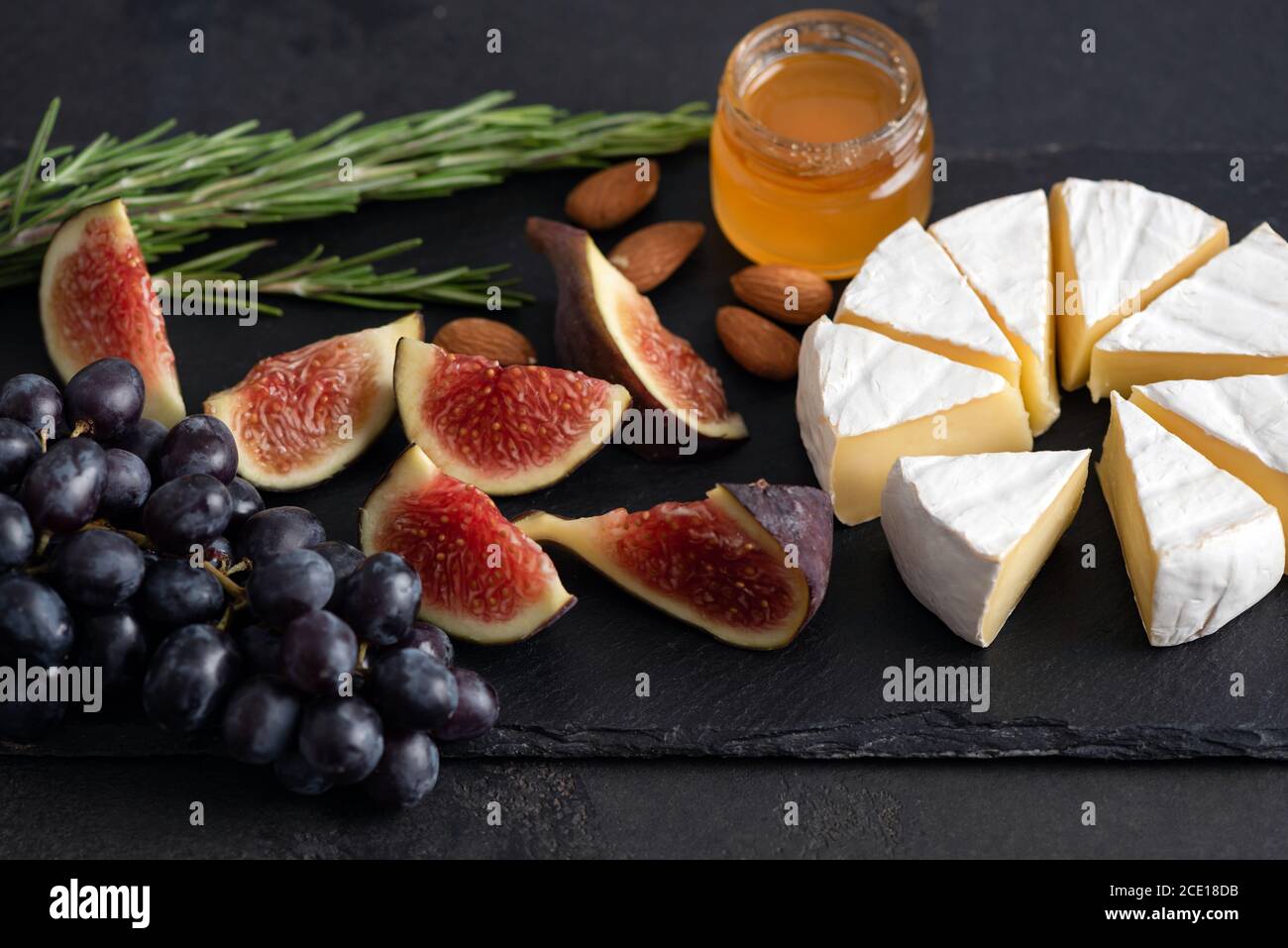 Plateau de fromages de chèvre Banque de photographies et d’images à ...