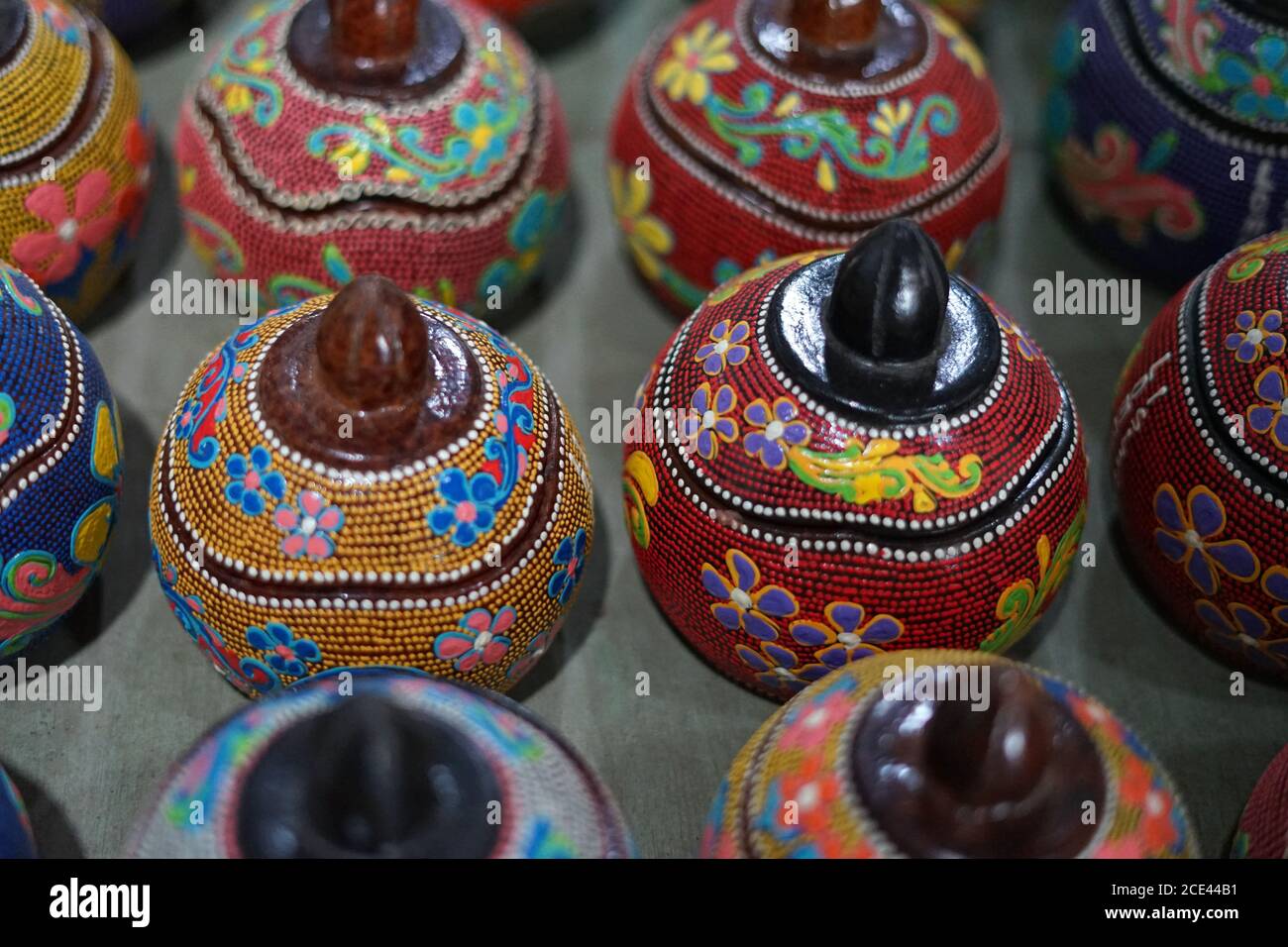 Kerajinan Tenun dan Gerabah Lombok, Lombok Art and Artwork, Lombok ...