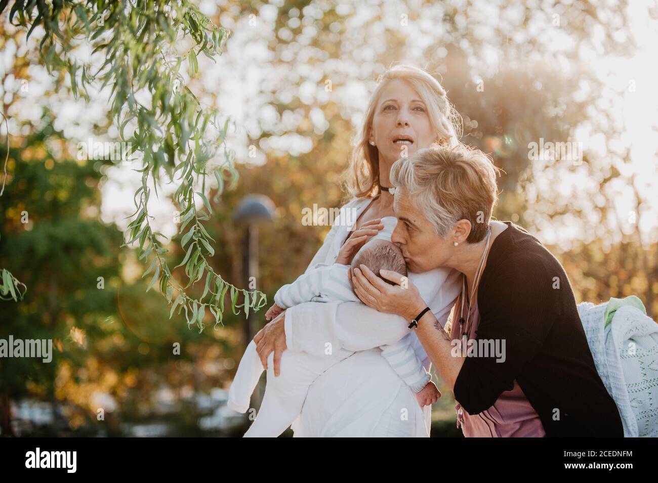 Une Femme Et Deux Enfants Banque d'image et photos - Alamy