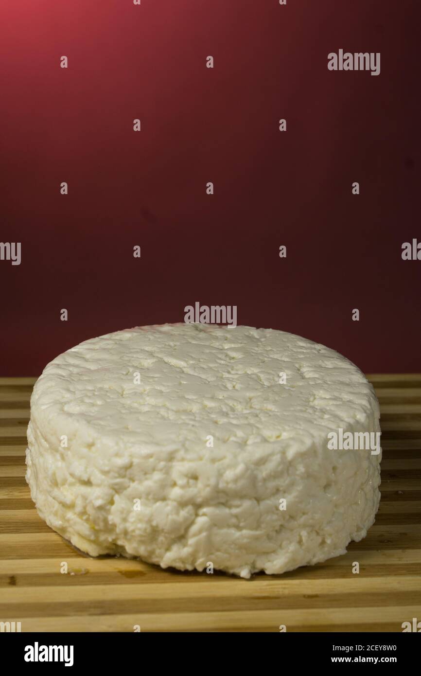 Fromage de lait de vache doux Banque de photographies et d’images à ...