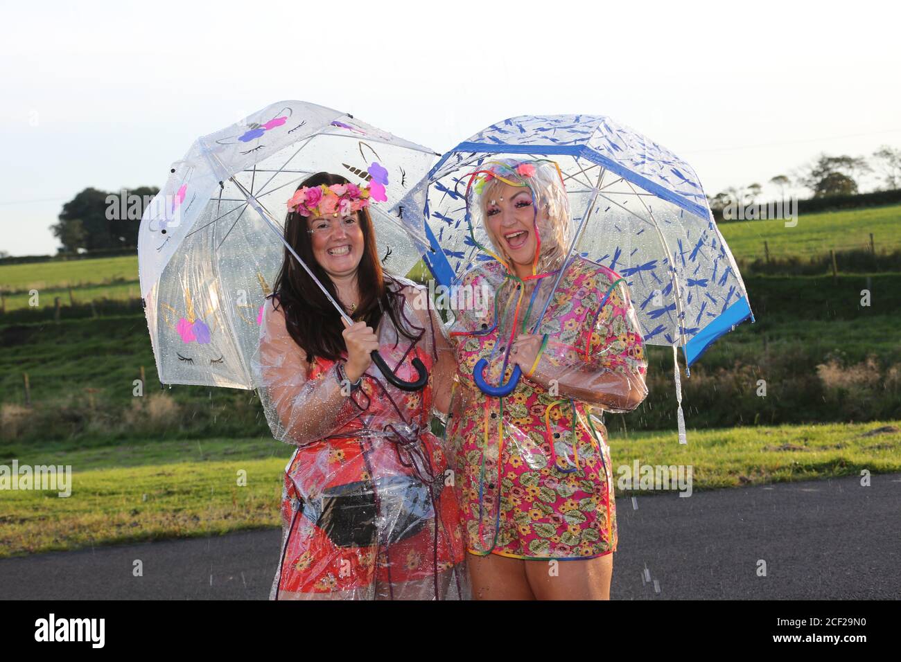 Fenwick Ayrshire Écosse 24 Août 2020 Les Amis Claire Stewart Et Leona Young Ne Pouvaient
