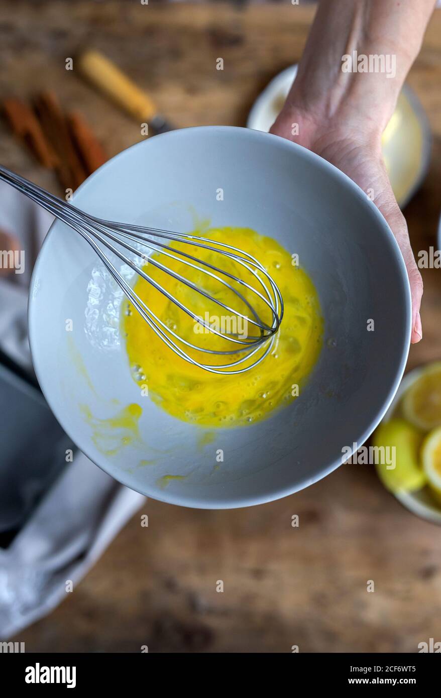 Fouetter femme Banque de photographies et d’images à haute résolution ...