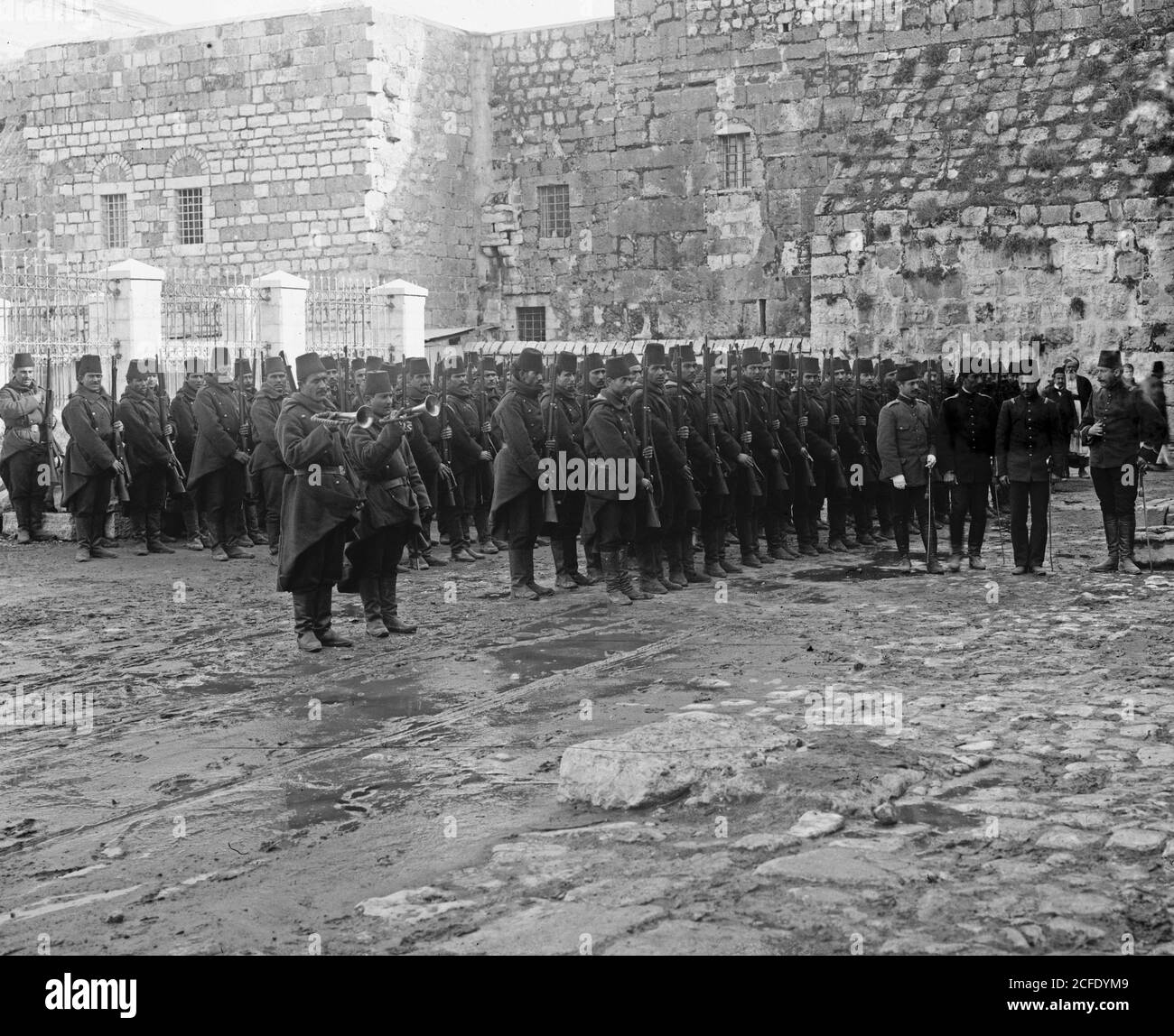 Histoire du Moyen-Orient - Turk. Mili Drill à côté de CH. De NAT. [c.-à ...