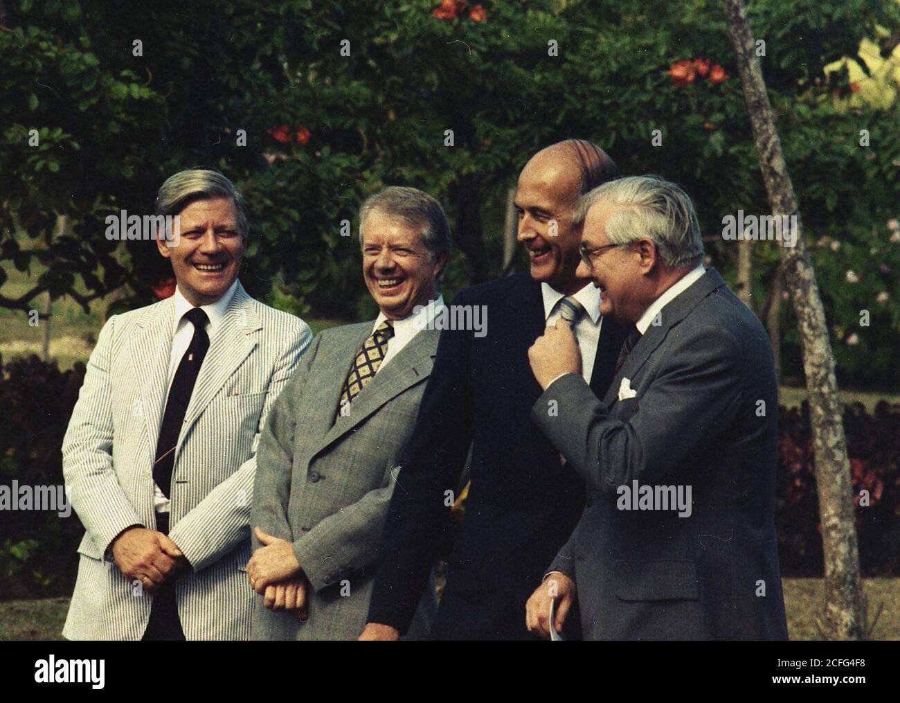 Helmut schmidt giscard d'estaing Banque de photographies et d’images à ...