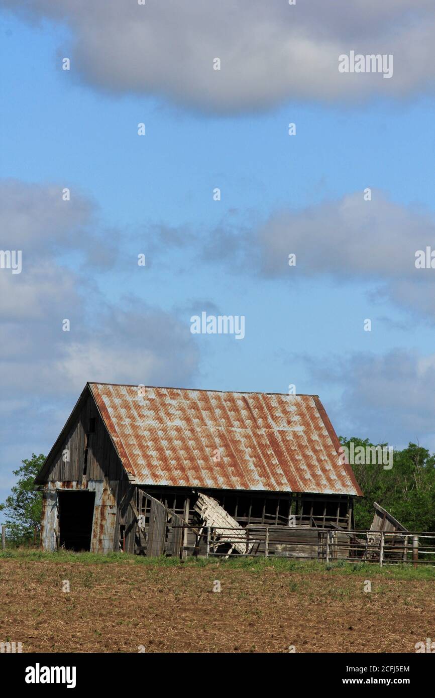 Paysage de grange de ferme Banque de photographies et d’images à haute ...