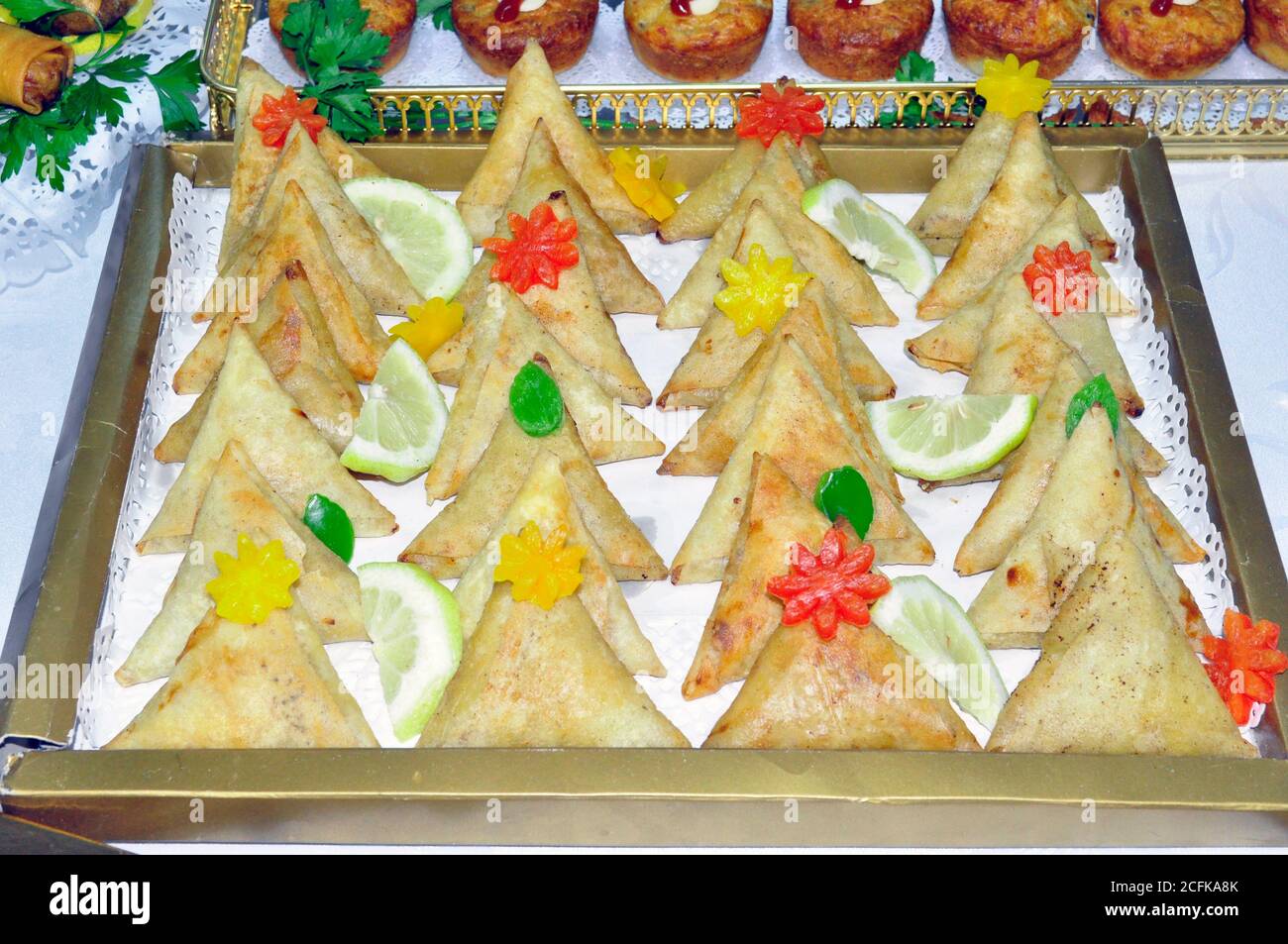 Un briouat ou un briwat est une pâte feuilletée sucrée ou savoureuse ...