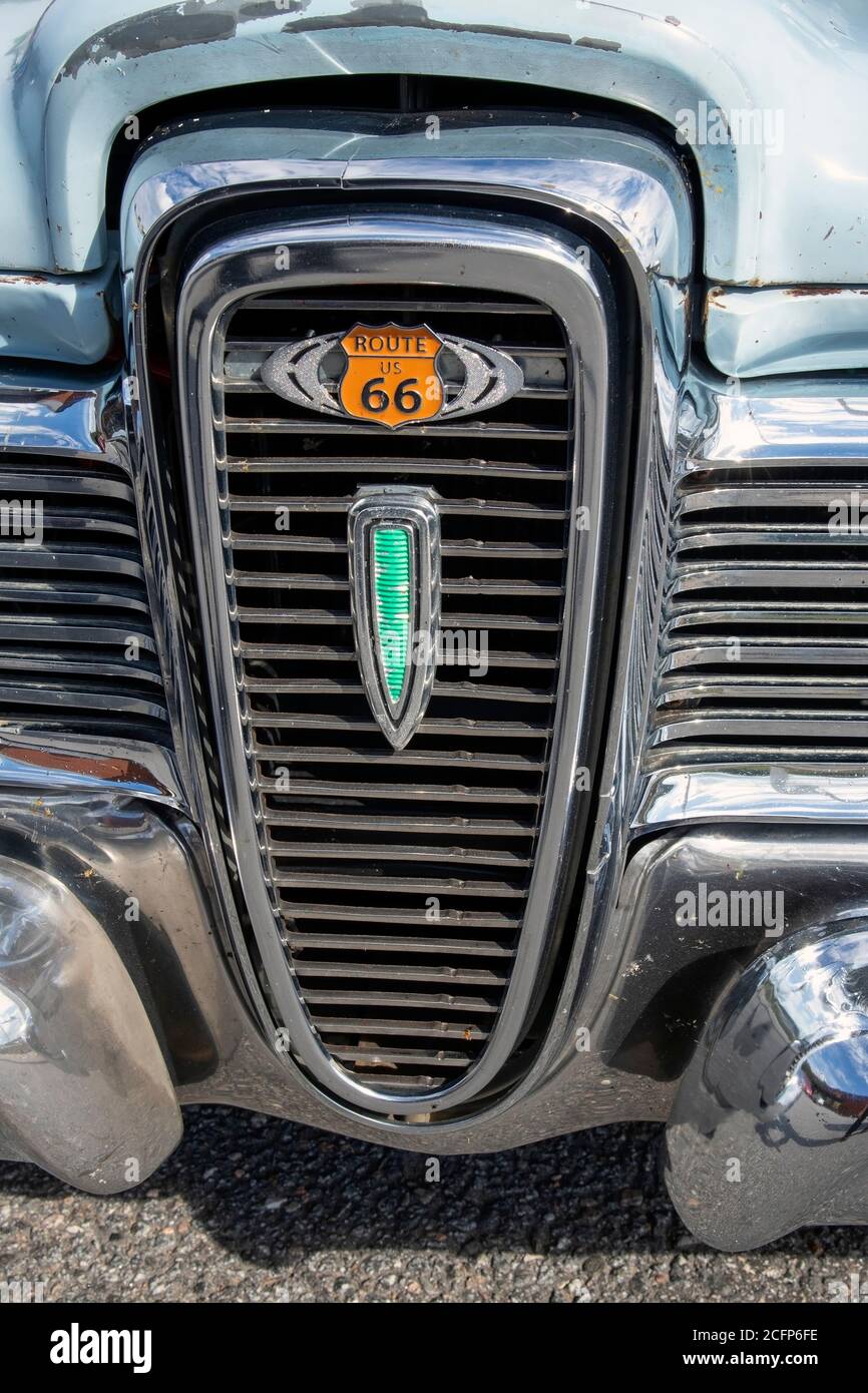 Logo badge embleme devant grille ford Banque de photographies et d ...