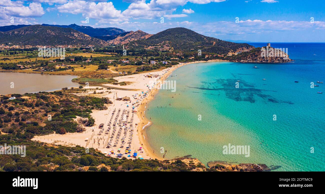 Panorama des magnifiques plages de Chia, Sardaigne, Italie. Vue sur la ...