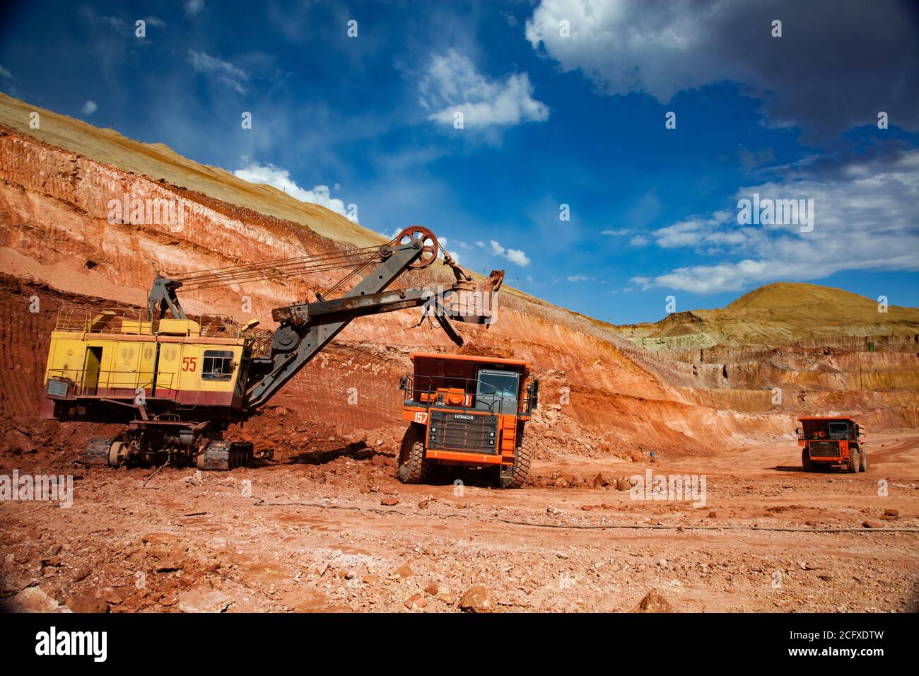 Hitachi excavator Banque de photographies et d’images à haute ...