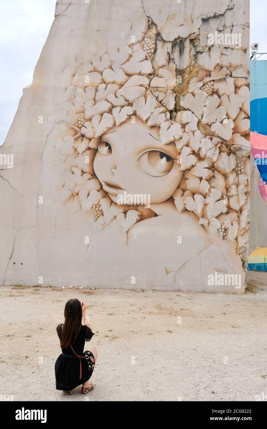 France, Côte d'Or, Villars Fontaine, la Karriere, Street Art on the Roc ...