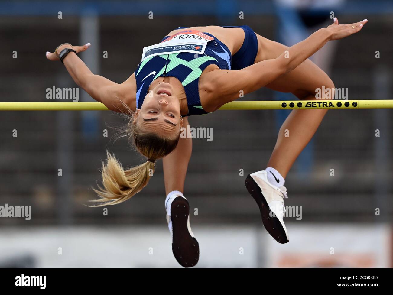 Yuliya Levchenko Saut En Hauteur Banque d'image et photos - Alamy