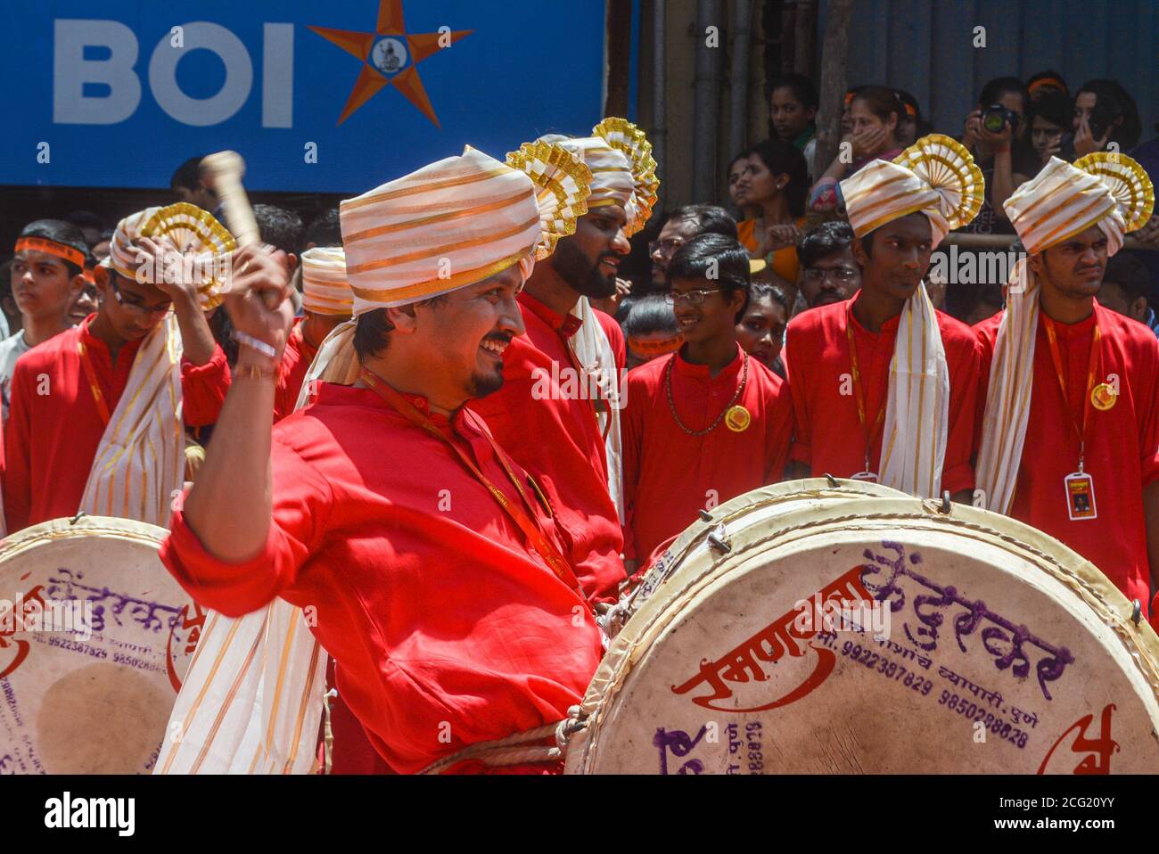 Pune dhol tasha Banque de photographies et d’images à haute résolution ...
