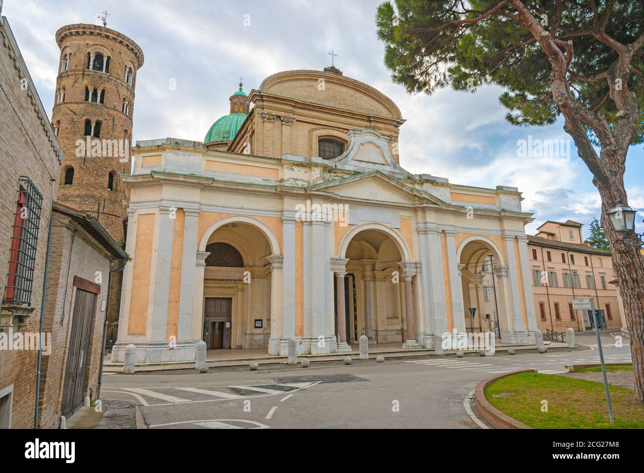 Ravenna duomo Banque de photographies et d’images à haute résolution ...