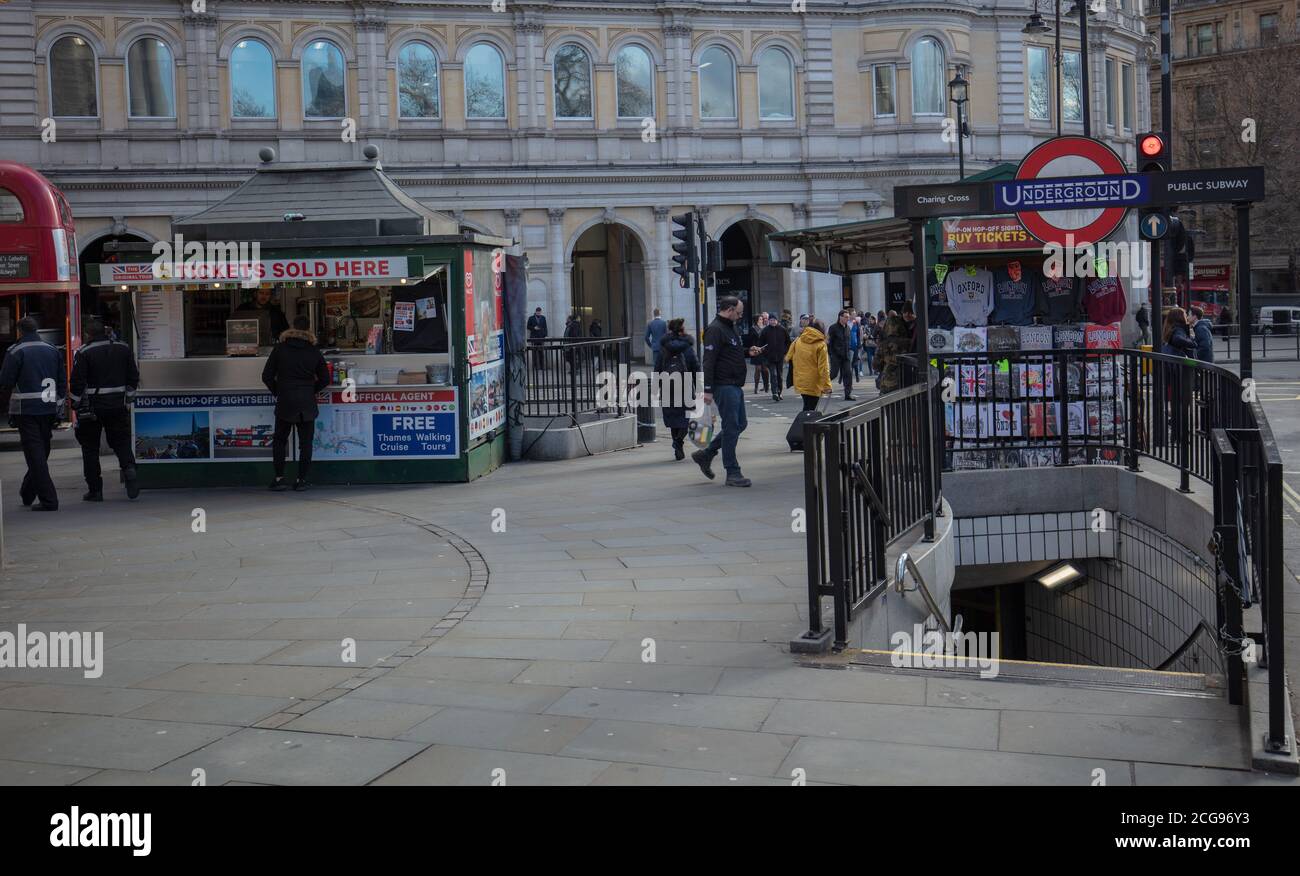 Trafalgar square underground station Banque de photographies et d ...
