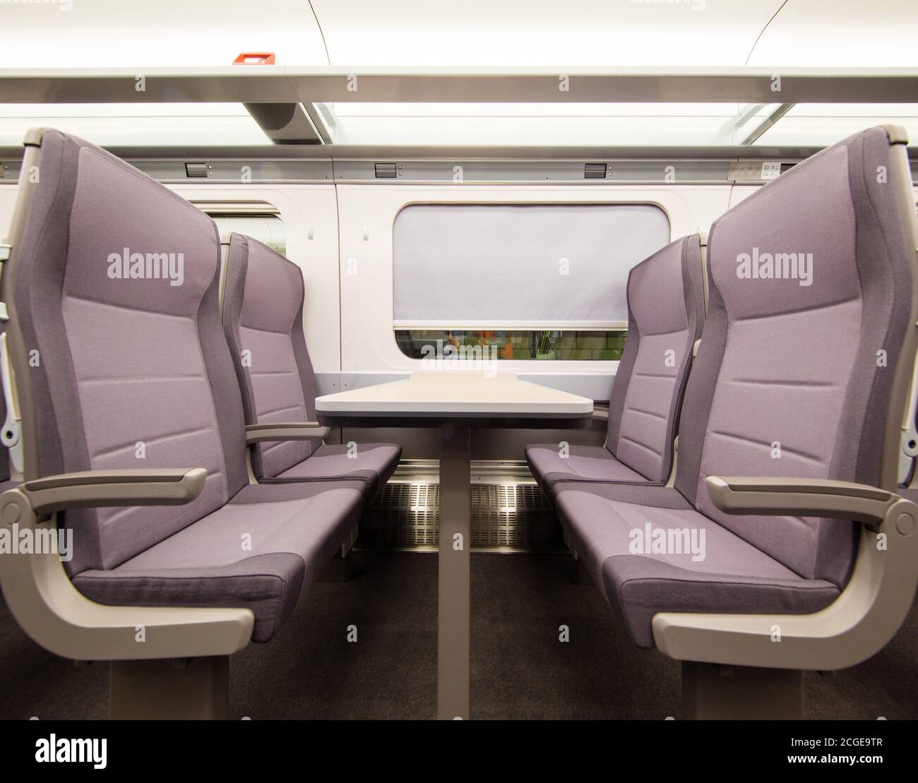 Table seats train Banque de photographies et d’images à haute ...