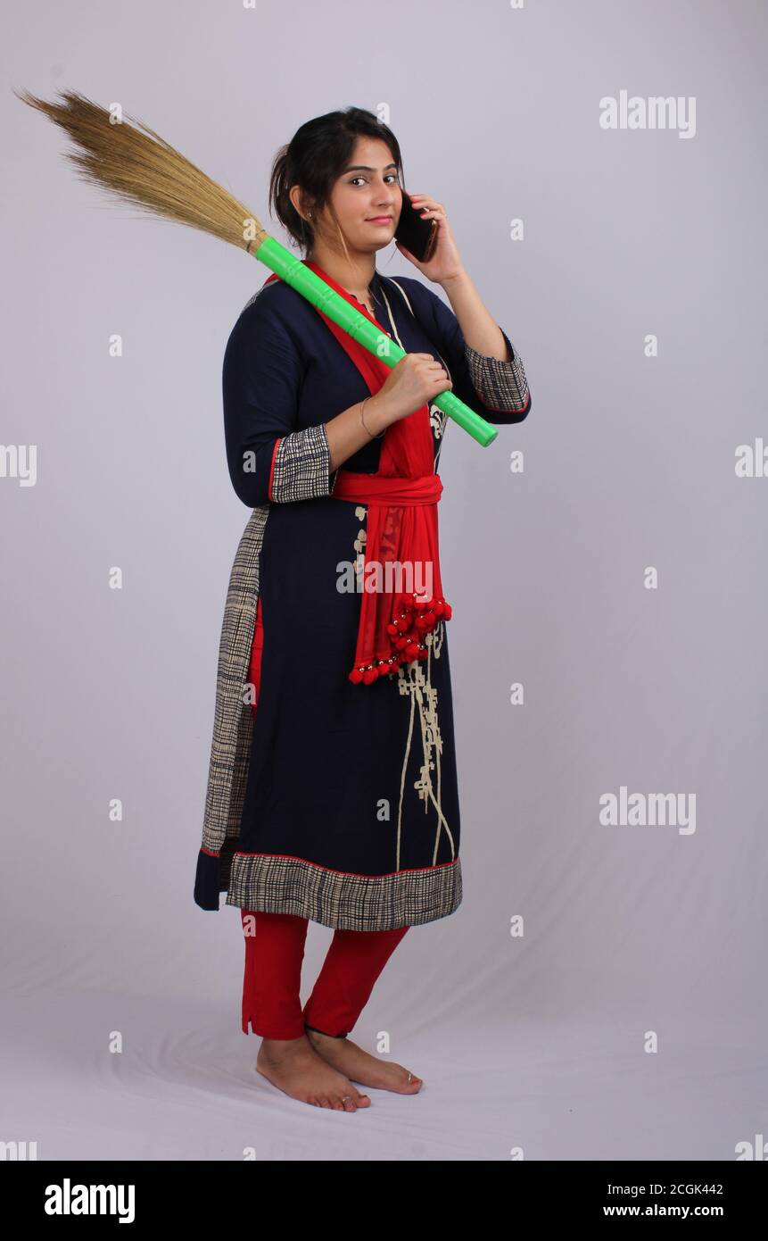 Femme inde maison ménage Banque de photographies et d’images à haute ...