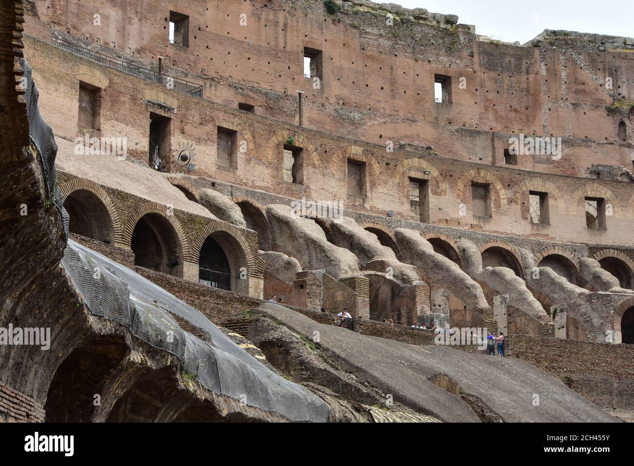 Le Colisée de Rome, en Italie, est le plus grand amphithéâtre ancien ...