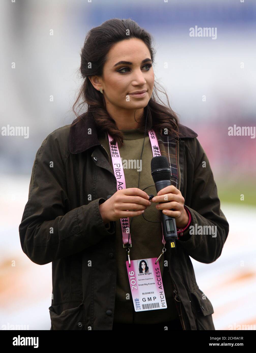 La chanteuse laura wright passe par Banque de photographies et d’images ...