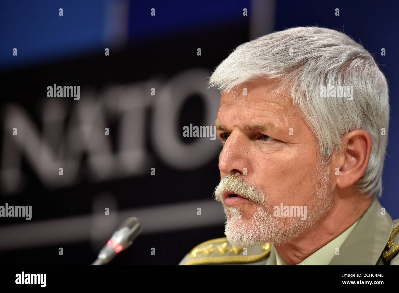 Supreme allied commander transformation general denis mercier Banque de ...