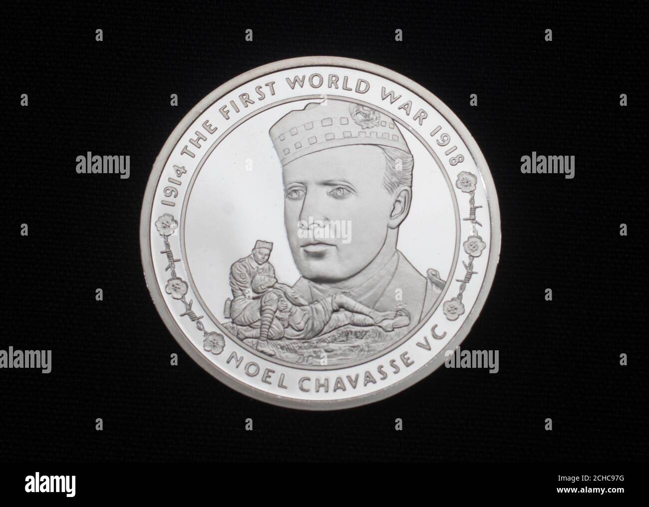 Une pièce commémorative de 5 £, qui rend hommage au capitaine Noel ...