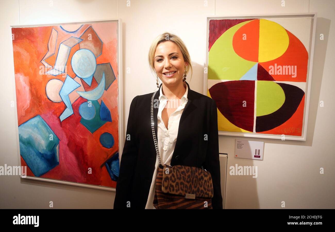Yasmine Kerr lors du lancement du livre Adding the Blue de Chrissie ...