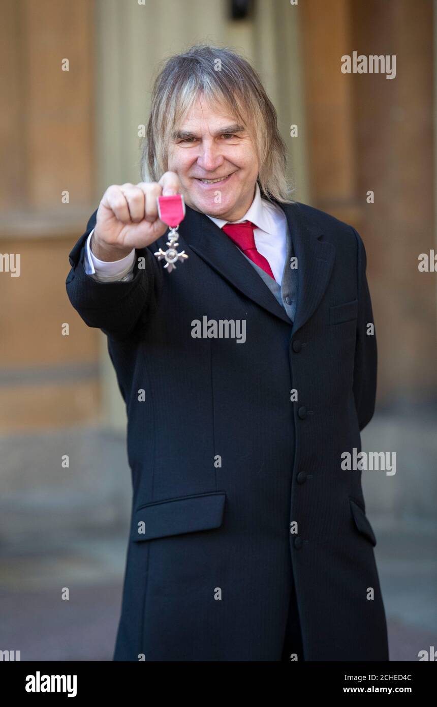 Michael peters avec son mbe Banque de photographies et d’images à haute ...