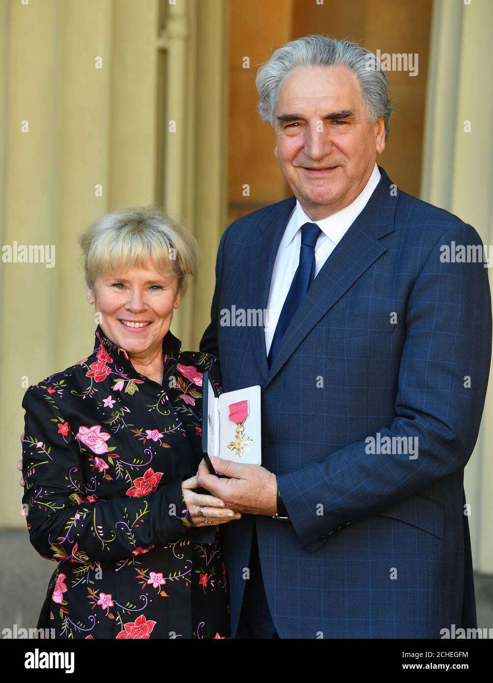Jim carter wife imelda staunton Banque de photographies et d’images à ...