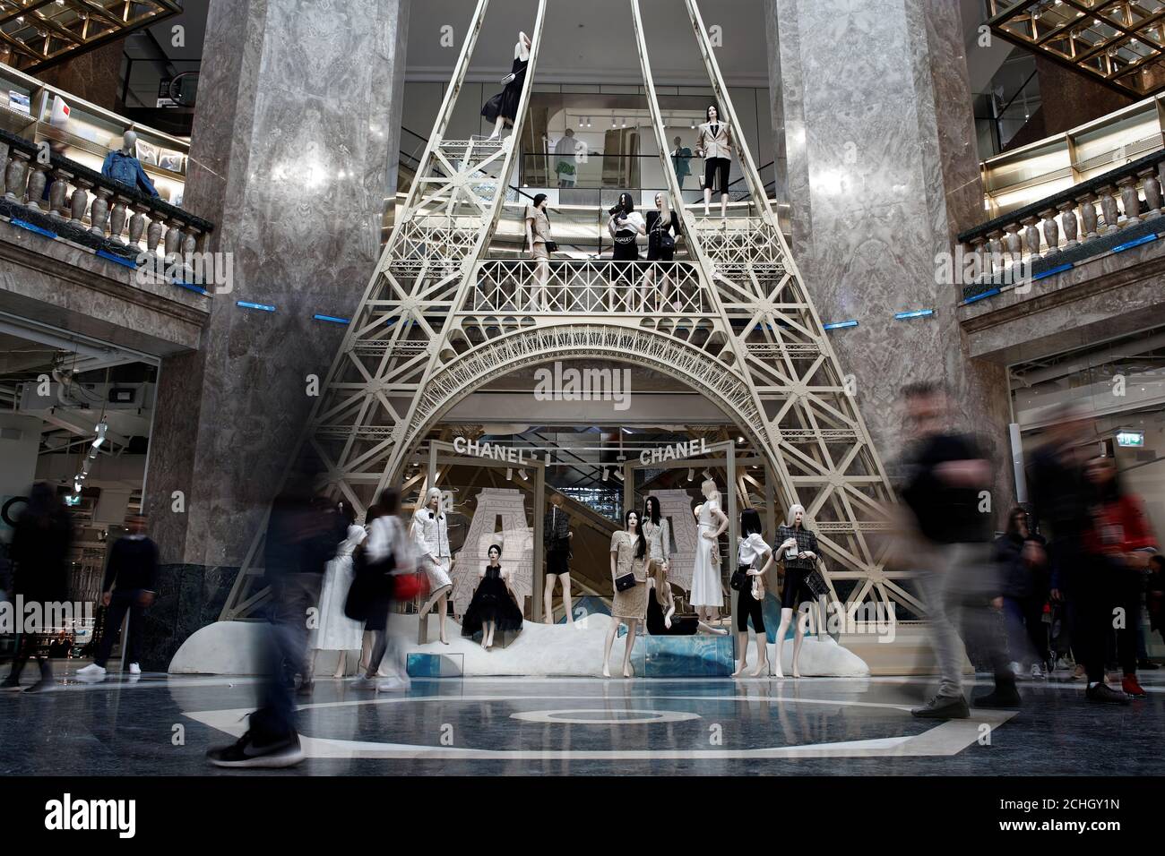 Stand chanel galeries lafayette Banque de photographies et d’images à ...