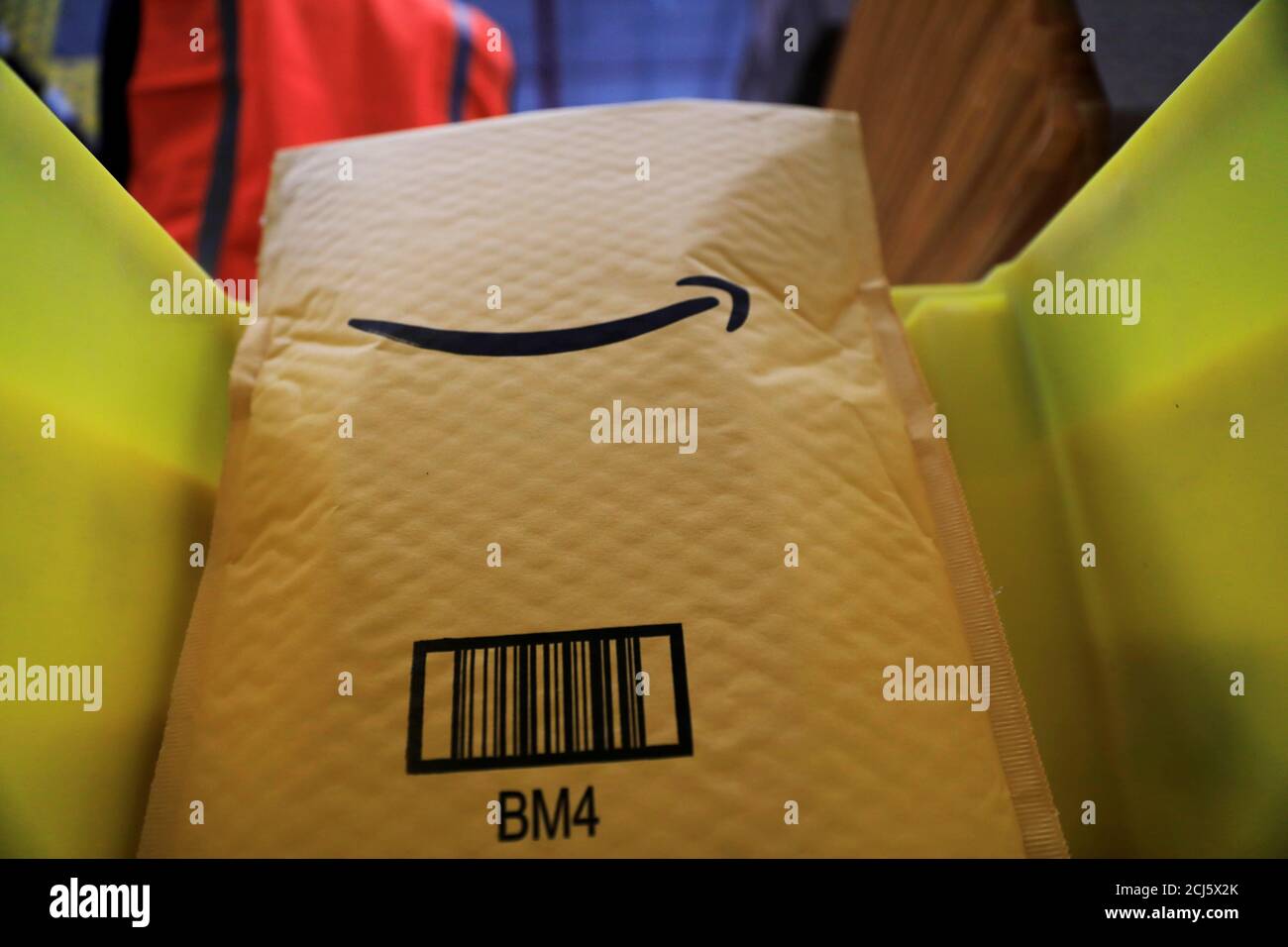 Amazon envelope Banque de photographies et d’images à haute résolution ...