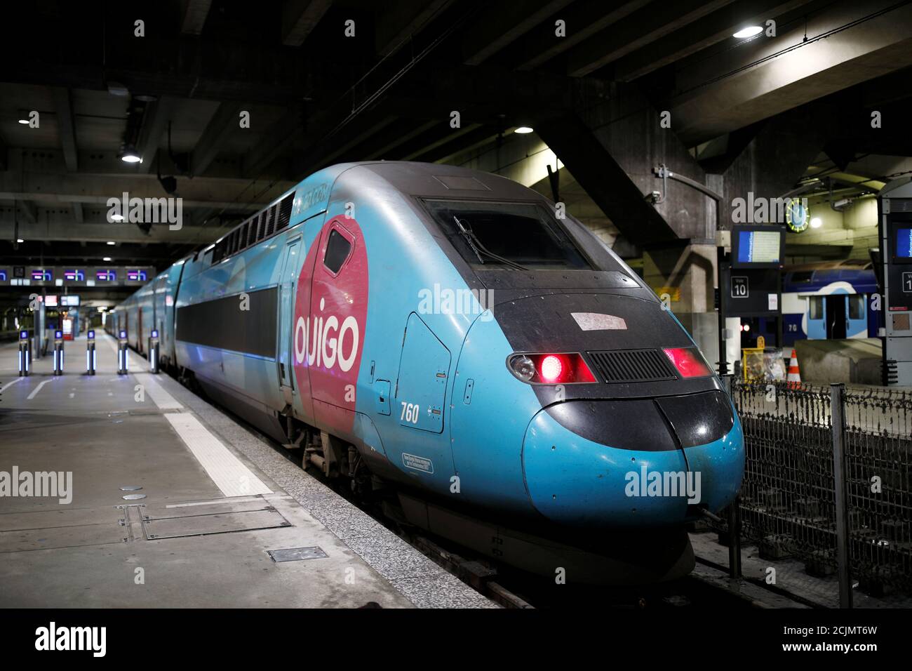 Tgv réseau in montparnasse station Banque de photographies et d’images à haute résolution - Alamy