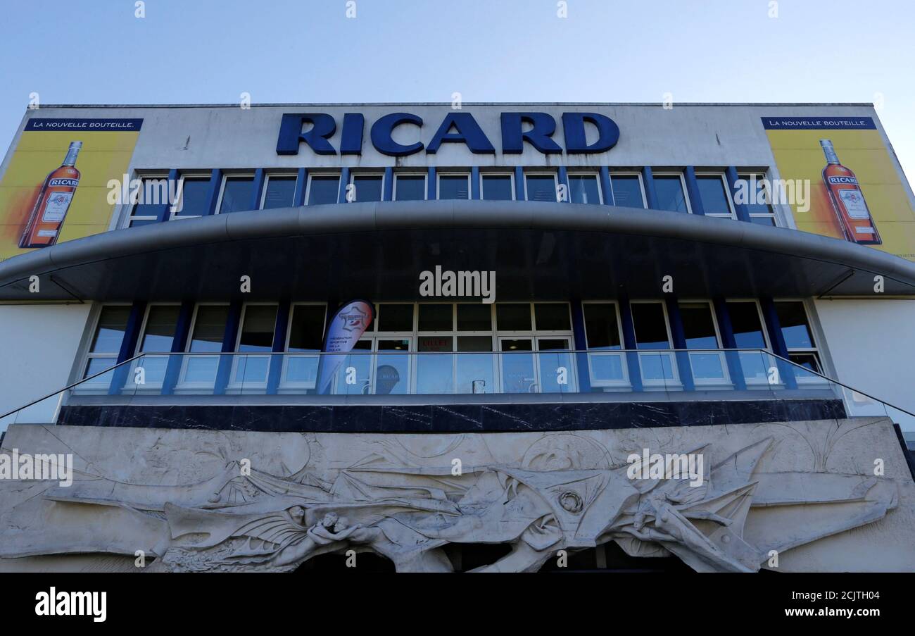 Ricard logo Banque de photographies et d’images à haute résolution - Alamy