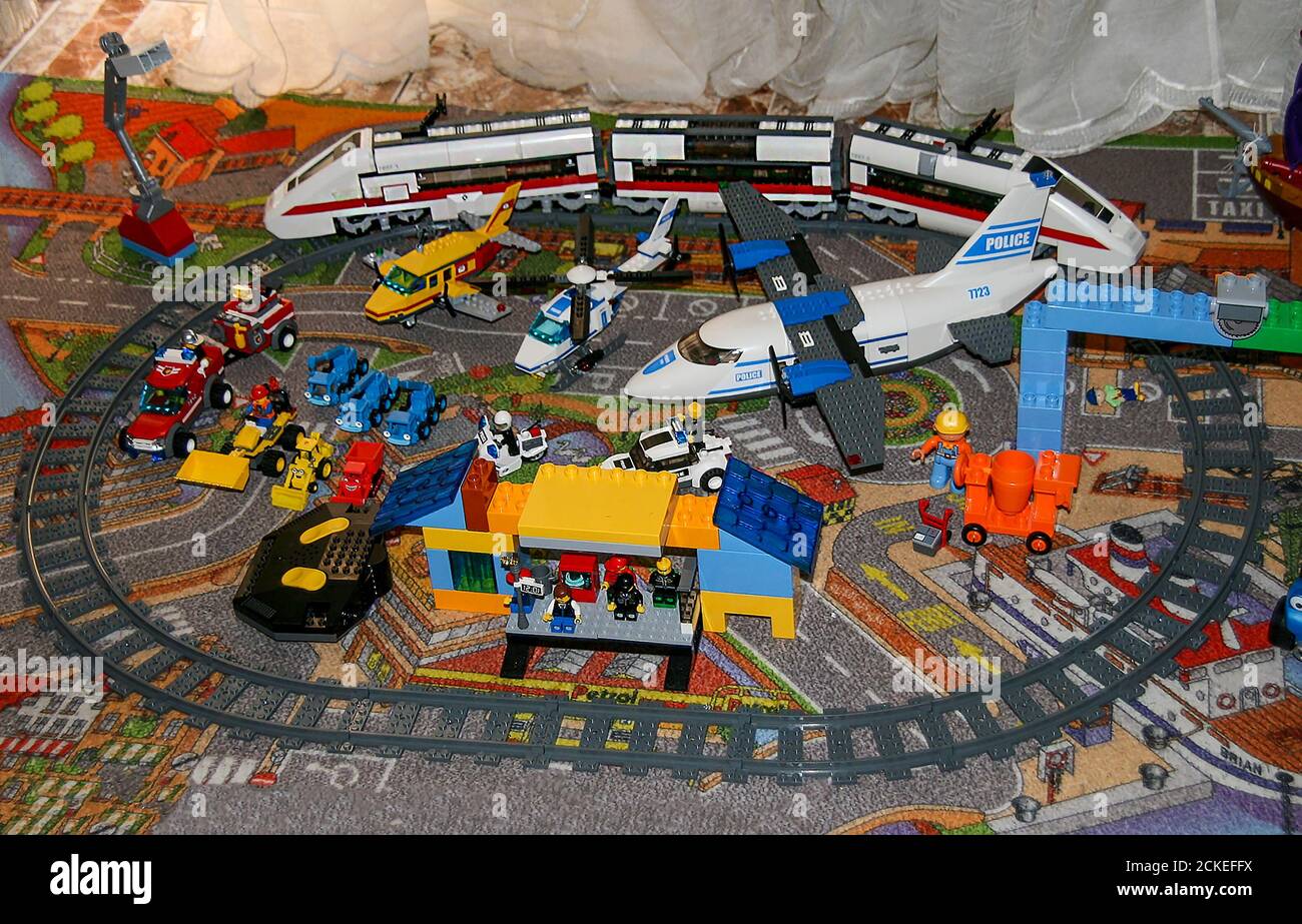 Formes lego Banque de photographies et d’images à haute résolution - Alamy