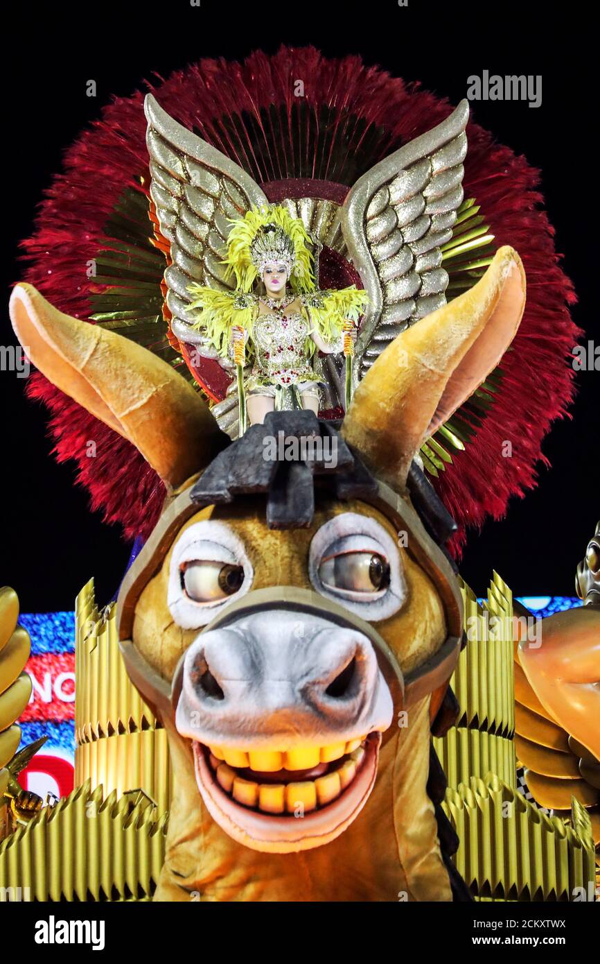 Carnaval de rio 2020 char Banque de photographies et d’images à haute ...