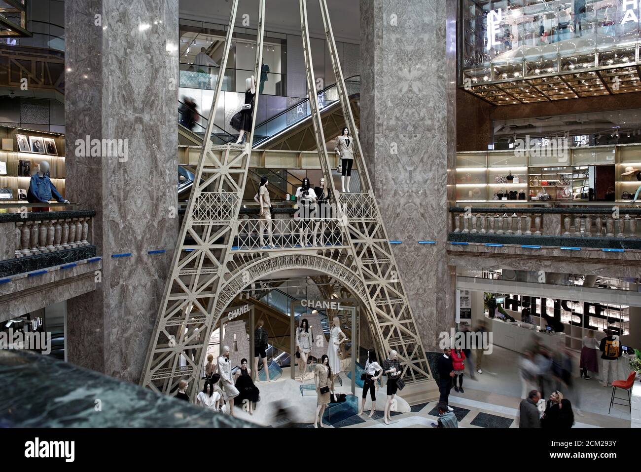 Stand chanel galeries lafayette Banque de photographies et d’images à ...