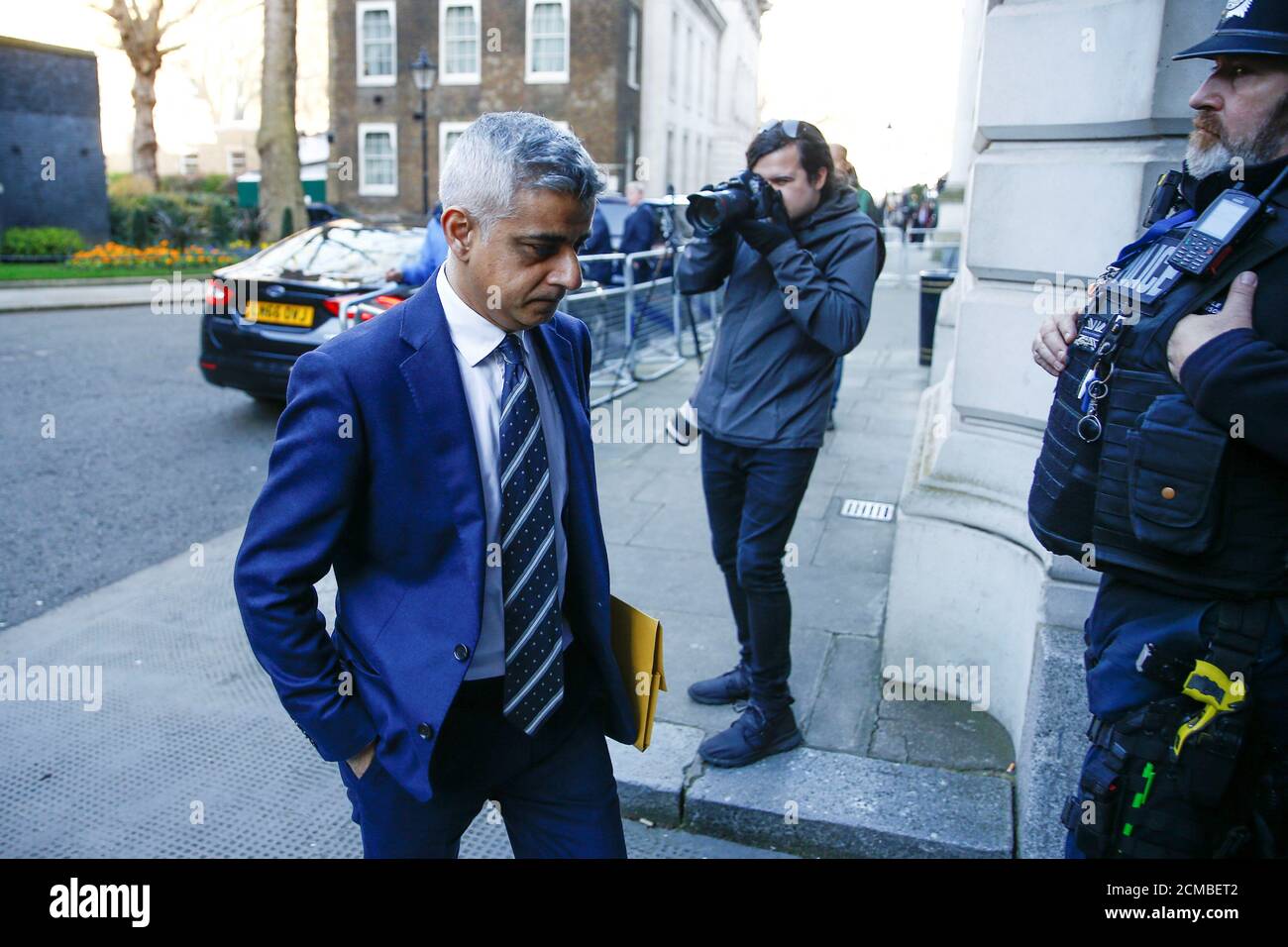 Sadiq khan quitte downing street Banque de photographies et d’images à ...
