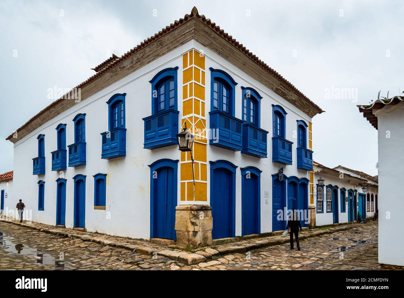 Maison traditionnelle de style colonial Banque de photographies et d ...