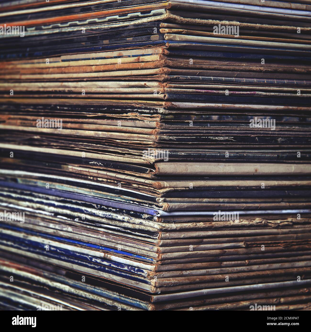Large pile vintage vinyl records Banque de photographies et d’images à ...