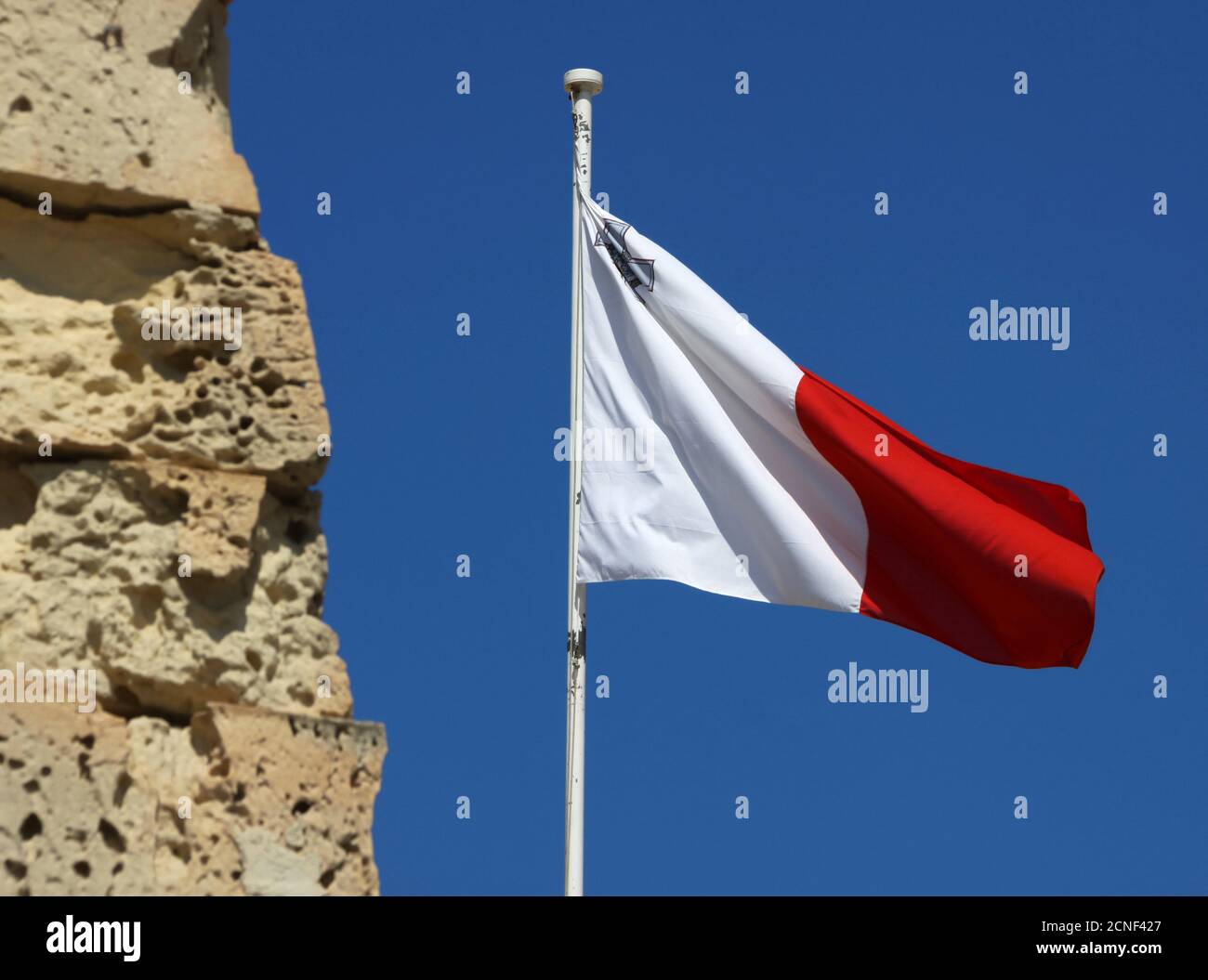 Drapeau Malte Battant Banque d'image et photos - Alamy