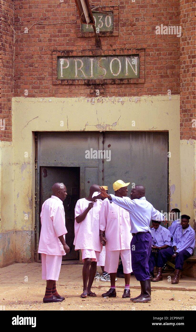 Rwanda genocide prisoners Banque de photographies et d’images à haute ...