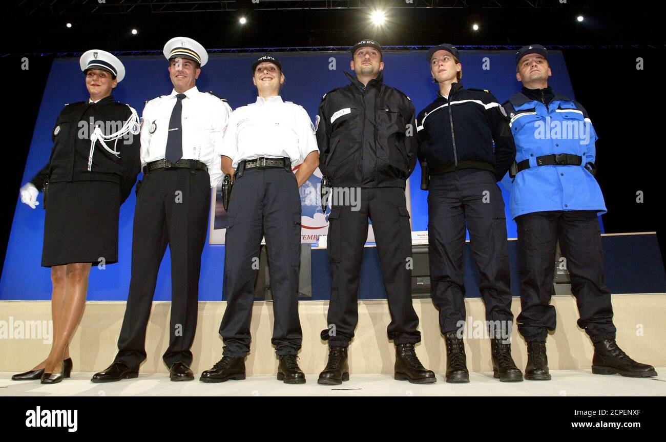 Uniformes de police française Banque de photographies et d’images à ...