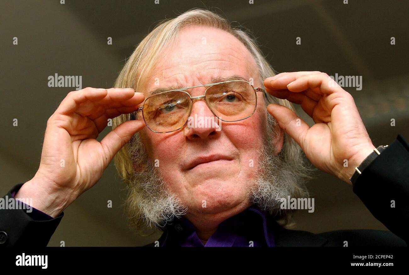Professor colin pillinger Banque de photographies et d’images à haute ...