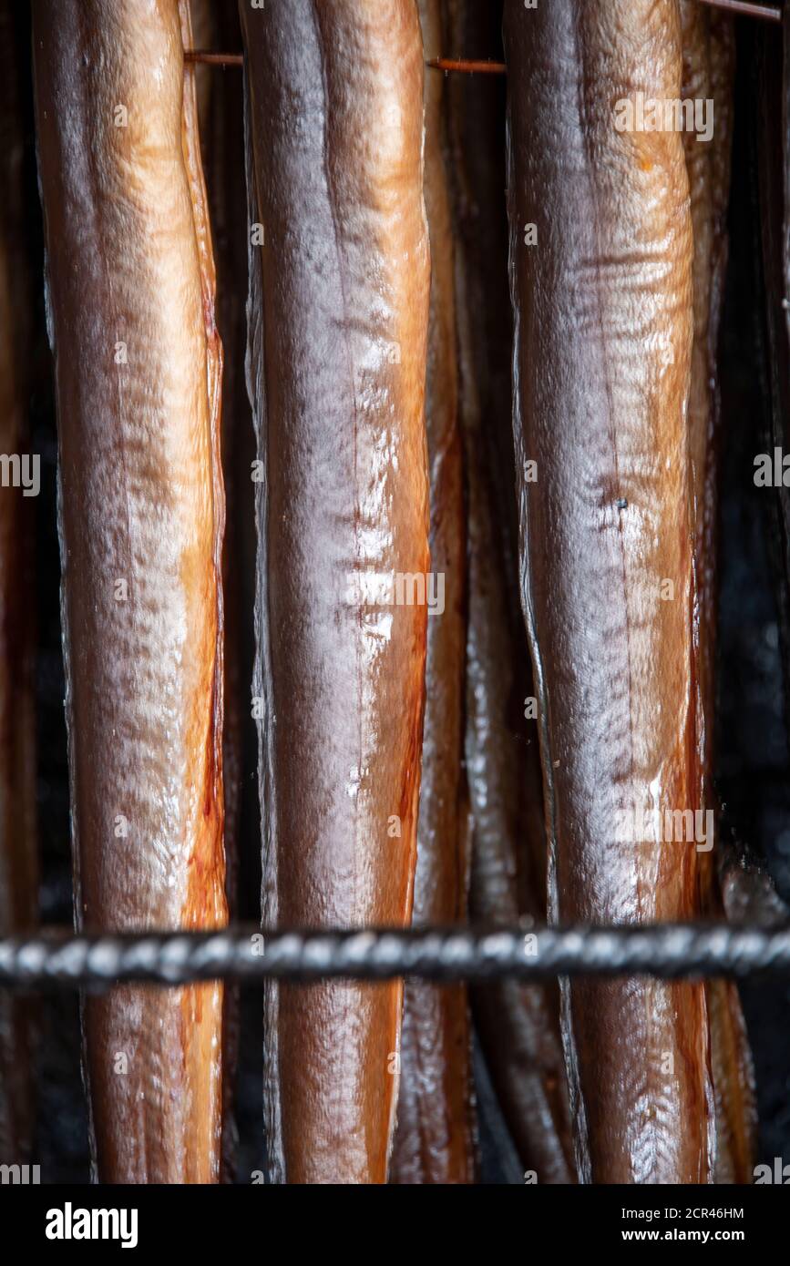 Ecorcher une anguille Banque de photographies et d’images à haute ...