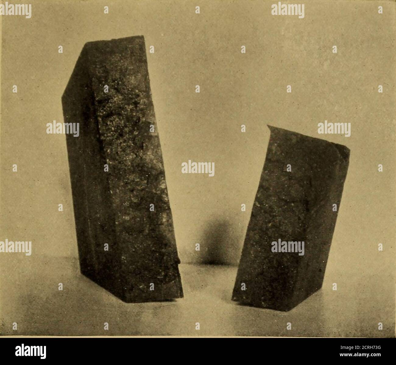 Compression de roues de voiture en acier Banque de photographies et d ...