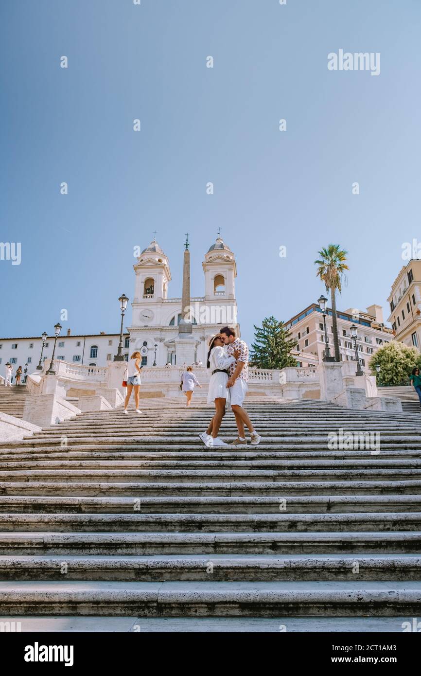 Les marches espagnoles à Rome, Italie. Le célèbre endroit est un ... Les marches espagnoles à Rome, Italie. Le célèbre endroit est un ...