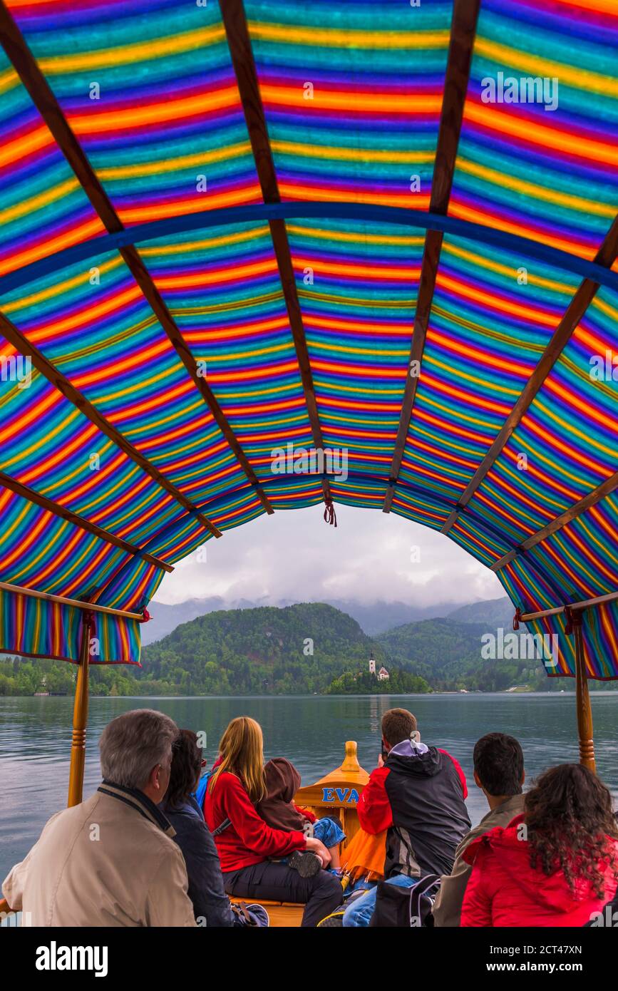 Bateau pletna traditionnel Banque de photographies et d’images à haute ...